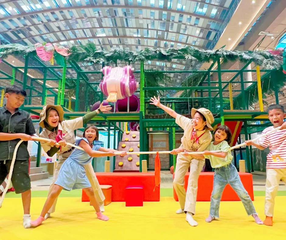 Kidzooona Safari: Indoor Playground Bertema "Petualangan Di Alam Bebas"